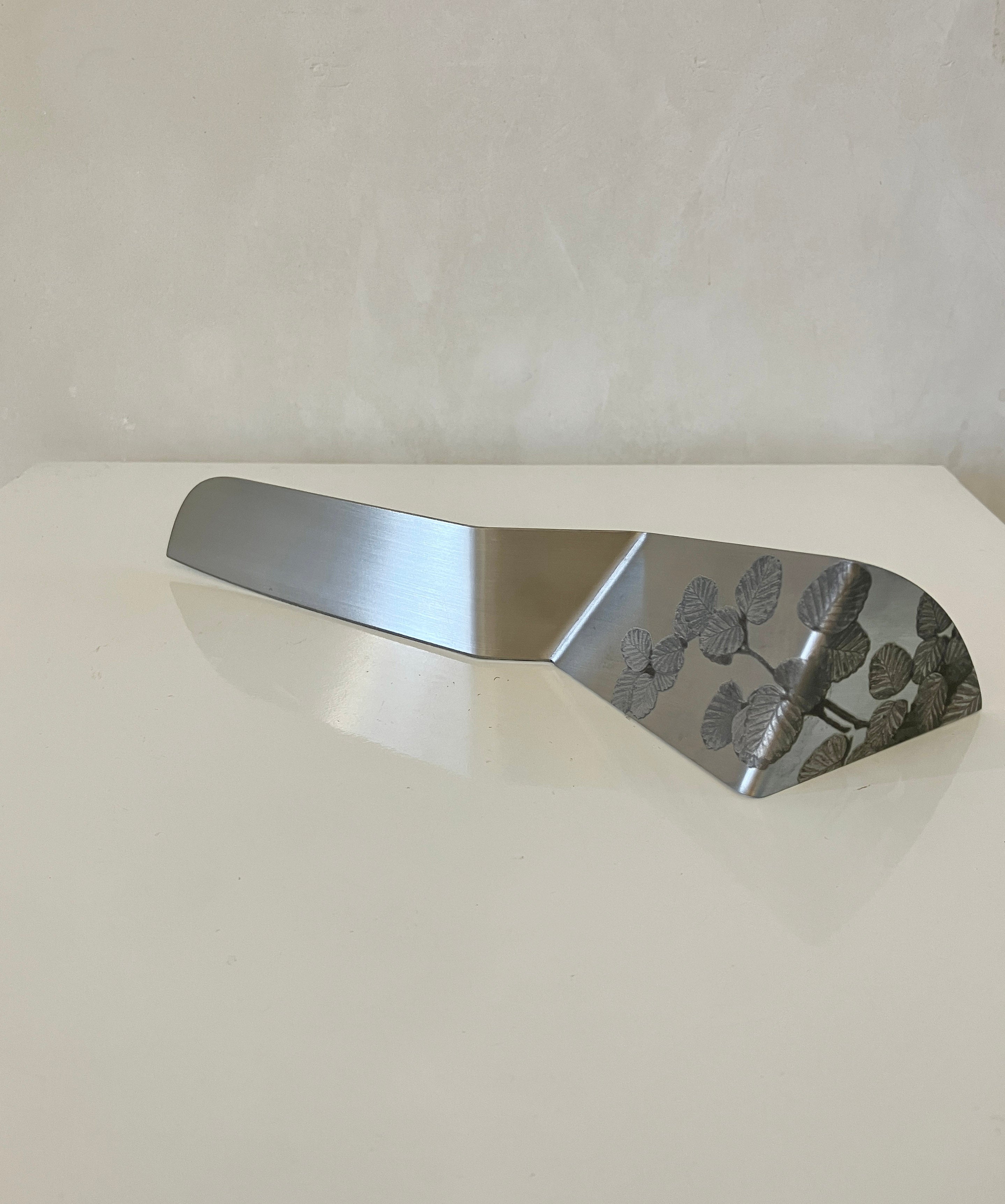 Geoff Farquhar-Still: Fagus Turning Cheese Knife | Design Tasmania